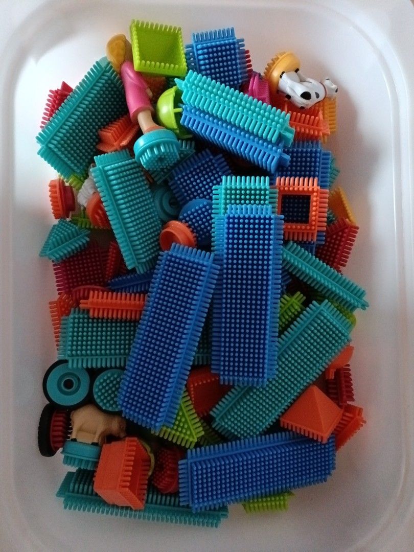 Bristle blocks set, Hobbies & Toys, Toys & Games on Carousell