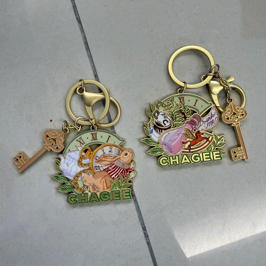 Chagee British Library Alice in Wonderland Keychains, Hobbies & Toys ...