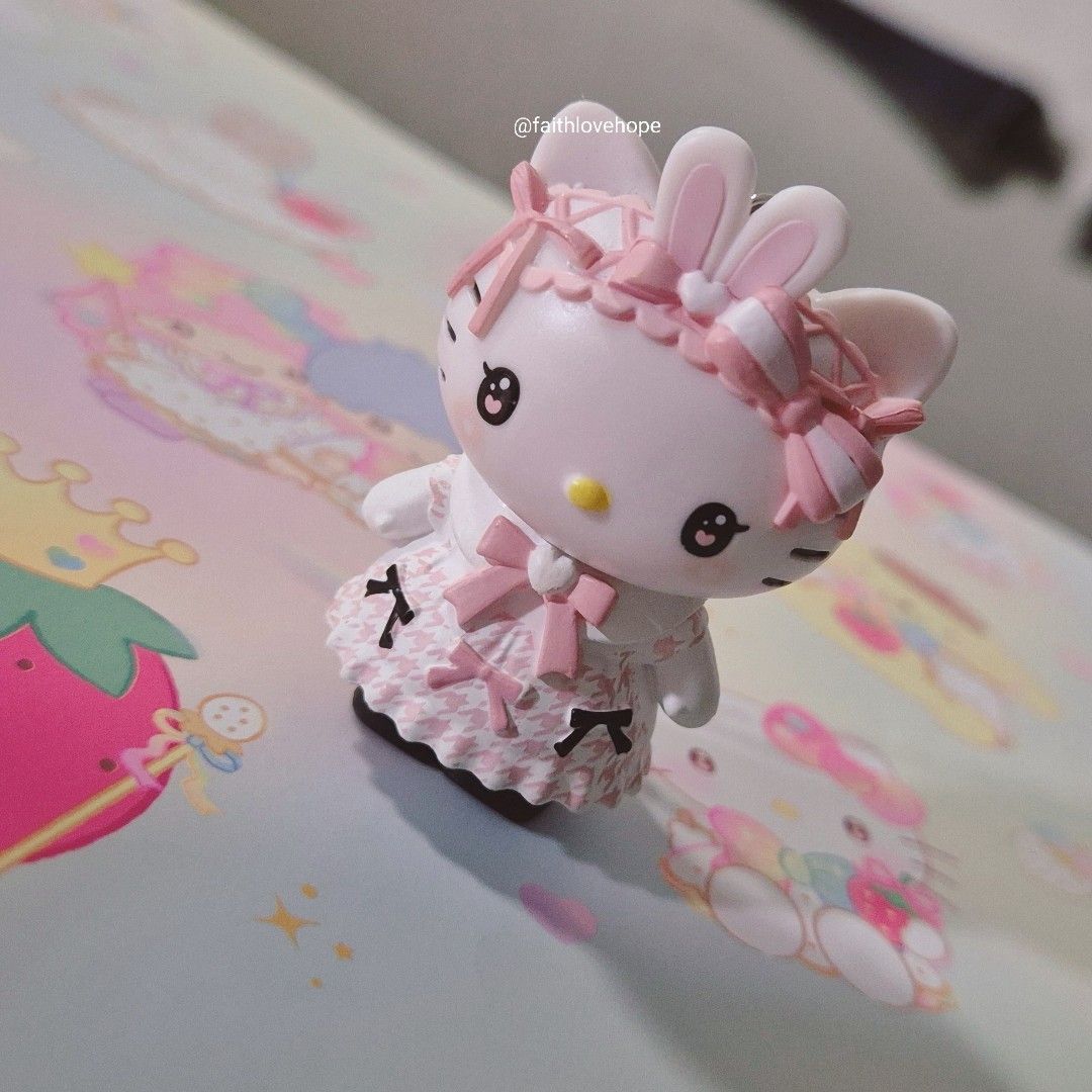 ♡Hello Kitty Keyring/Keychain Charm, Hobbies & Toys, Memorabilia ...