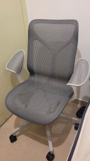 Herman miller Aeron v1 chair 辦公室椅, 傢俬＆家居, 傢俬, 椅子 - Carousell