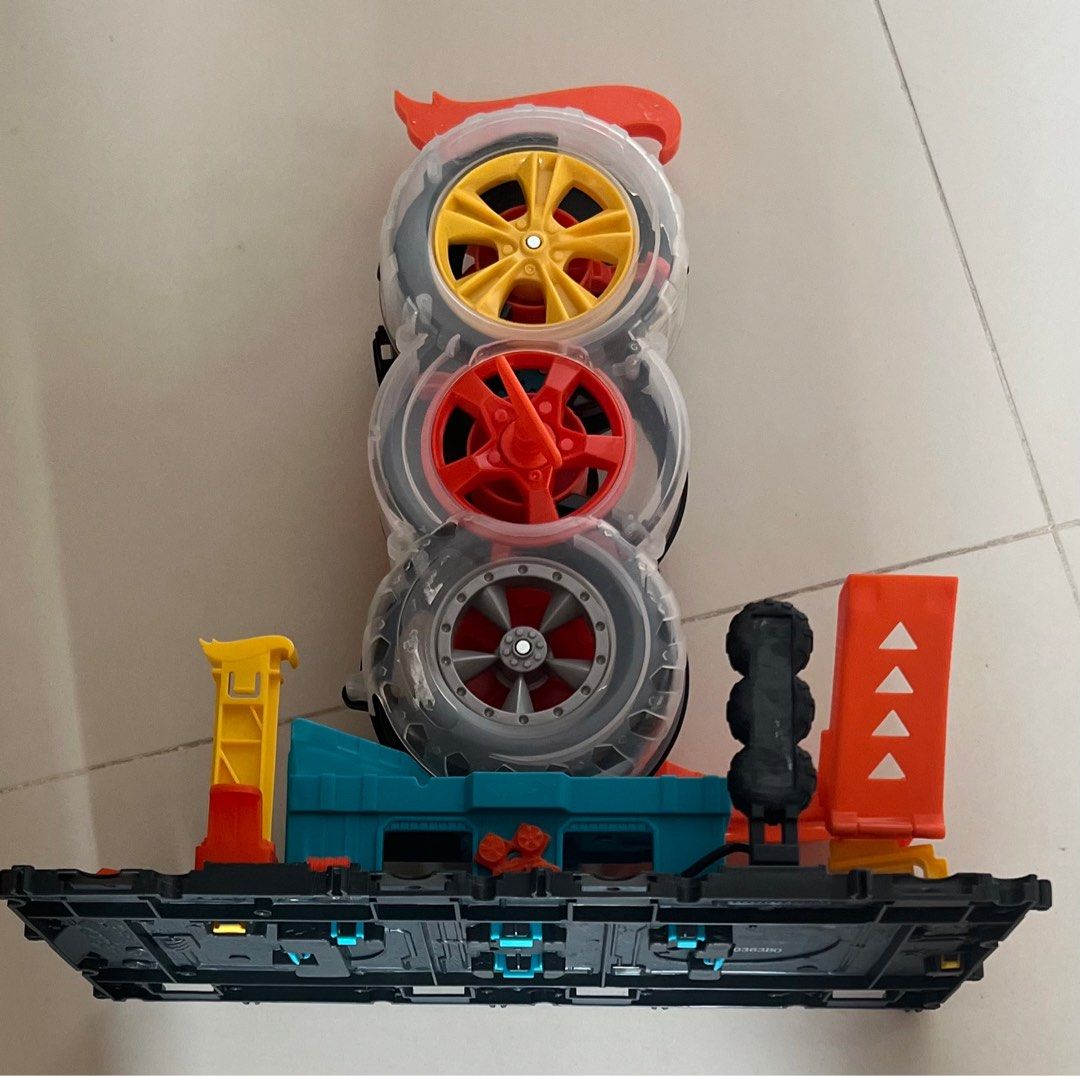 Hot Wheels Track Builder System Playset, Hobbies & Toys, Toys & Games ...