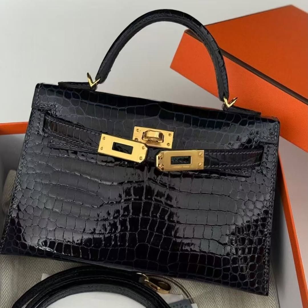 Kelly 20 Bleu marine shiny porosus ghw K, Luxury, Bags & Wallets on ...