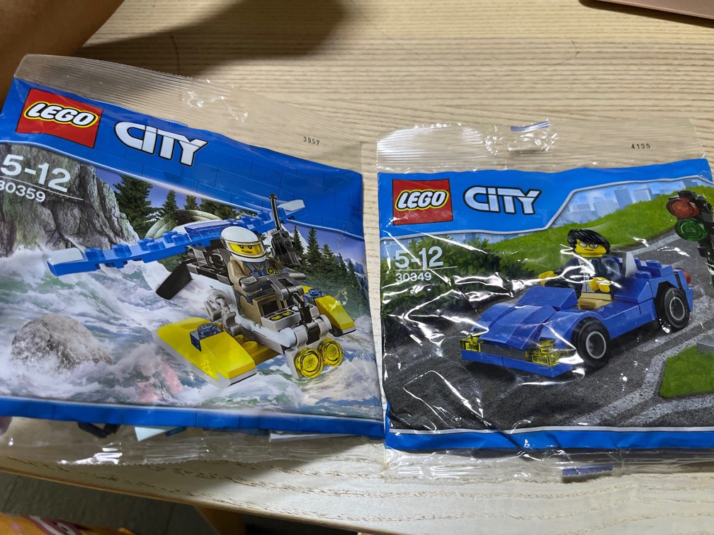 Lego city 30359 - plane polybag w minifig, Hobbies & Toys, Toys & Games ...