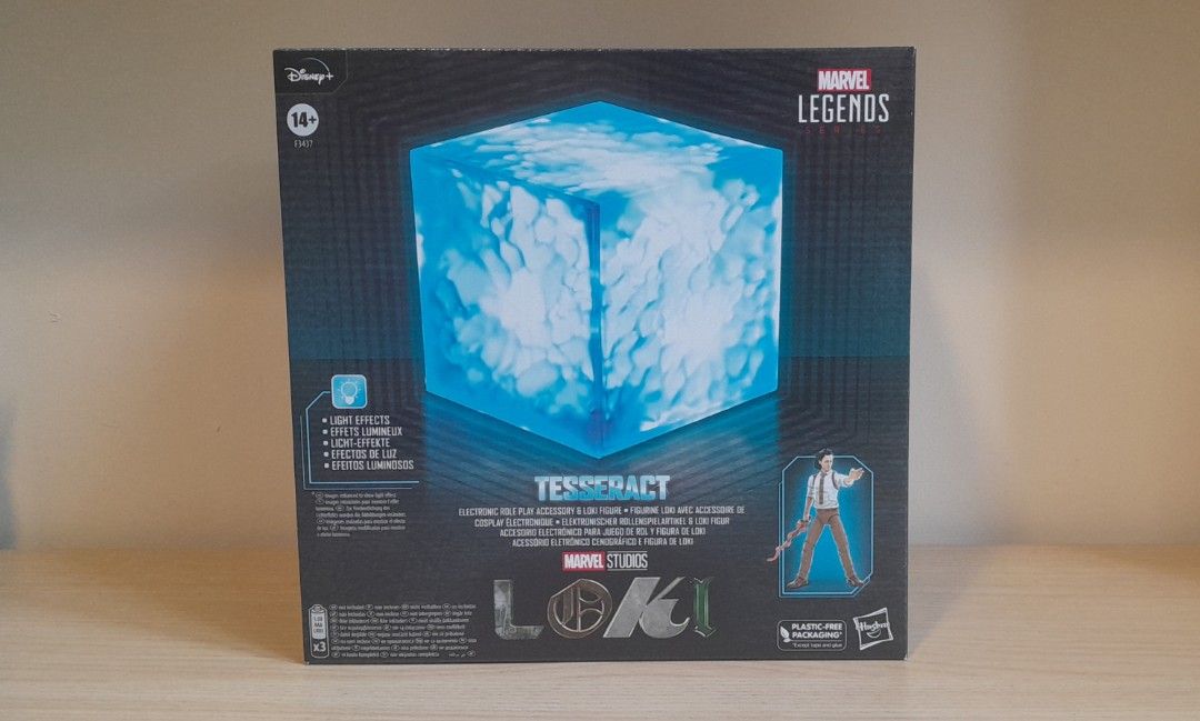Marvel Legends Series: Tesseract Electronic Roleplay Accessory & Loki ...