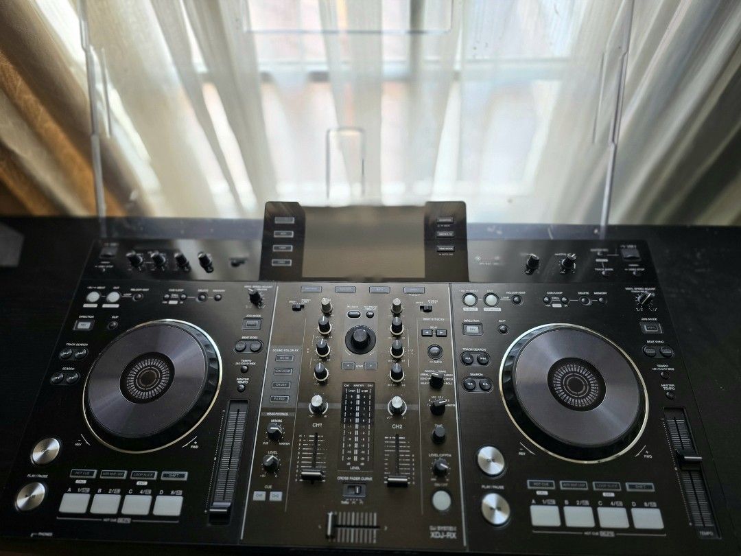 Pioneer XDJ-RX standalone DJ console ( + Decksaver dust cover), Audio ...