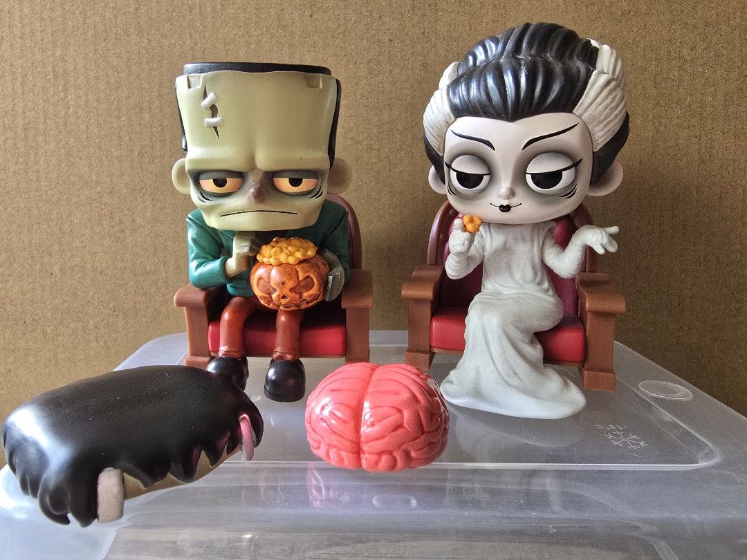 Popmart Universal Monsters Figurines Set, Hobbies & Toys, Toys & Games ...