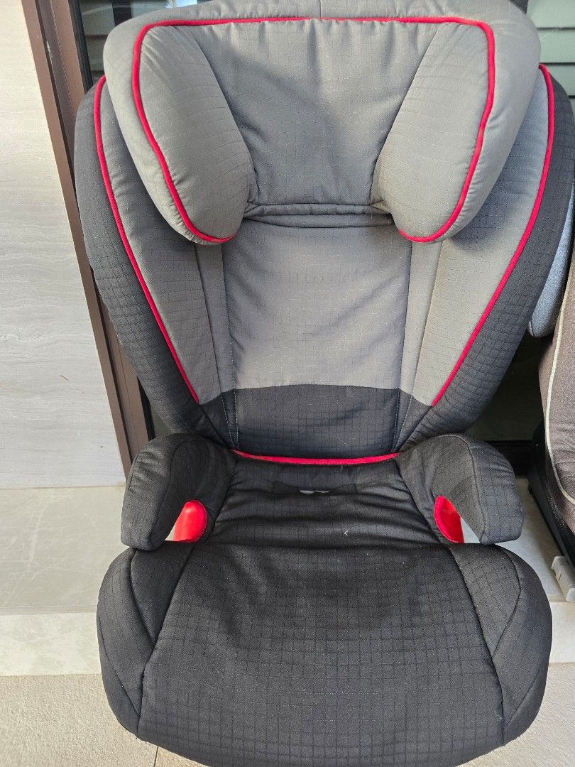Porsche Junior Plus Child Seat for children 3.5 Years to 12 Years ...