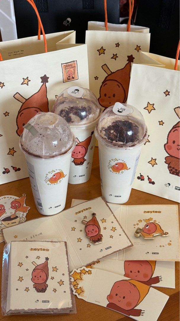 SG Authentic Twinkle Twinkle x Heytea Collaboration Pin (cheers), Hobbies & Toys, Memorabilia ...