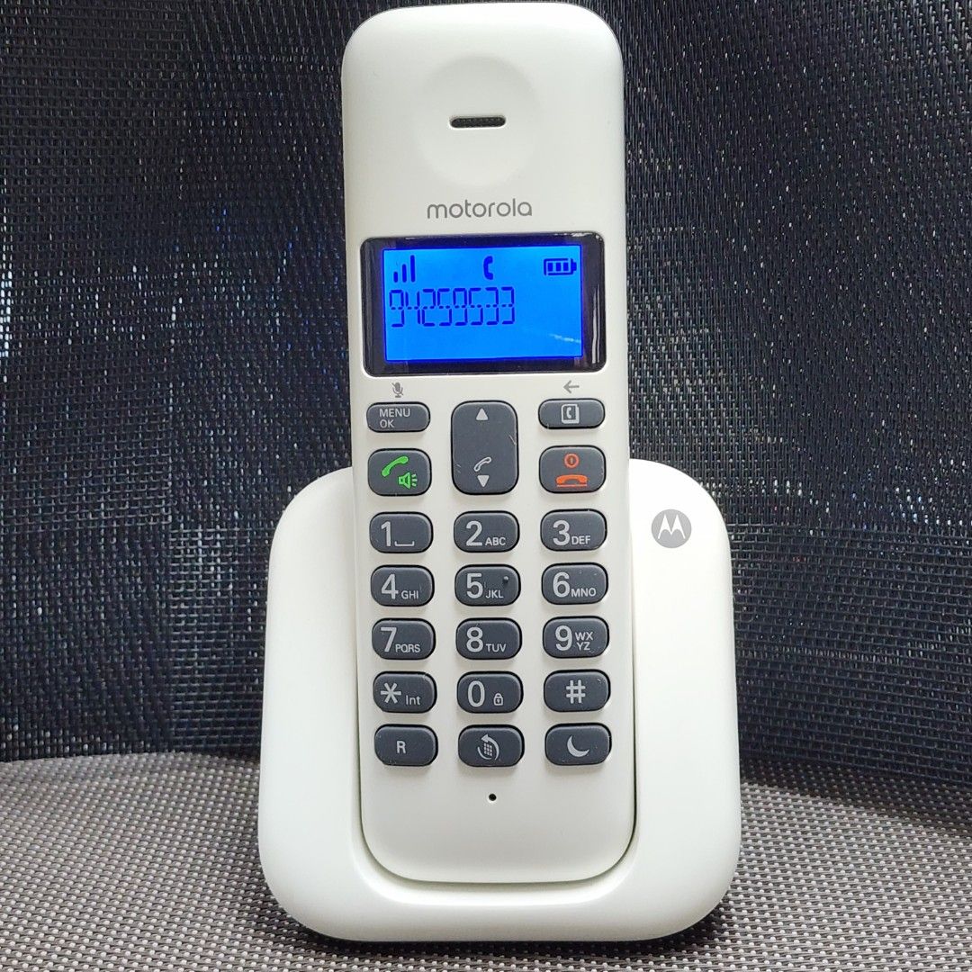二手 白色 Used Motorola 摩托羅拉T301+ 數碼室內無線電話, 家庭電器, 其他家庭電器 - Carousell