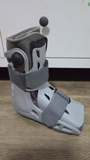 Ultra Light Walking Boot / Aircast, Health & Nutrition, Braces, Support ...