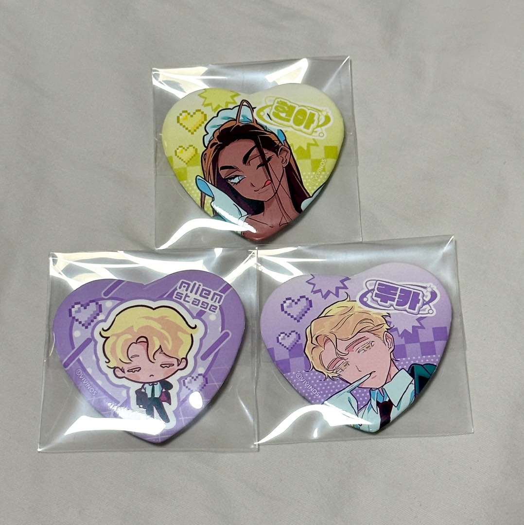 alien stage animate cafe badges (luka /hyuna), Hobbies & Toys ...