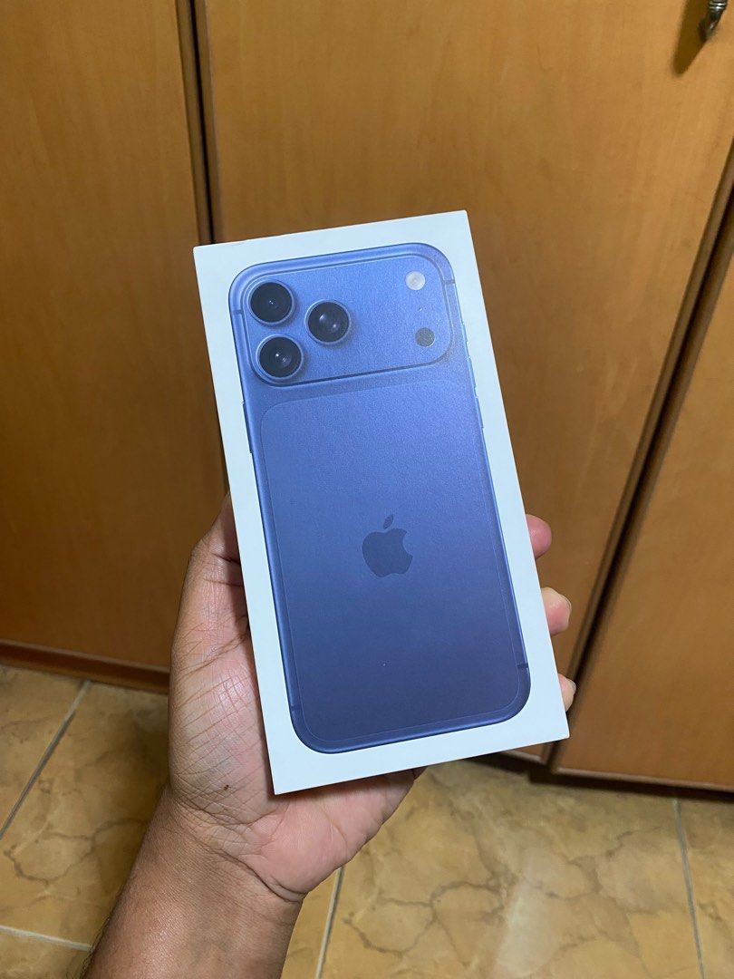 Apple iPhone 17 PRO MAX 256GB SEALED SET, Everything Else on Carousell