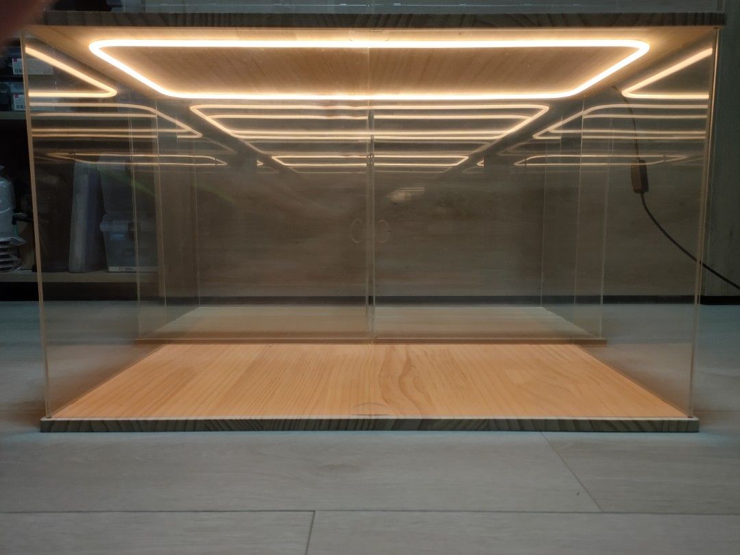 60cm x 30cm x 30cm Light Control Display Case For Hot Toy Figure Statue ...