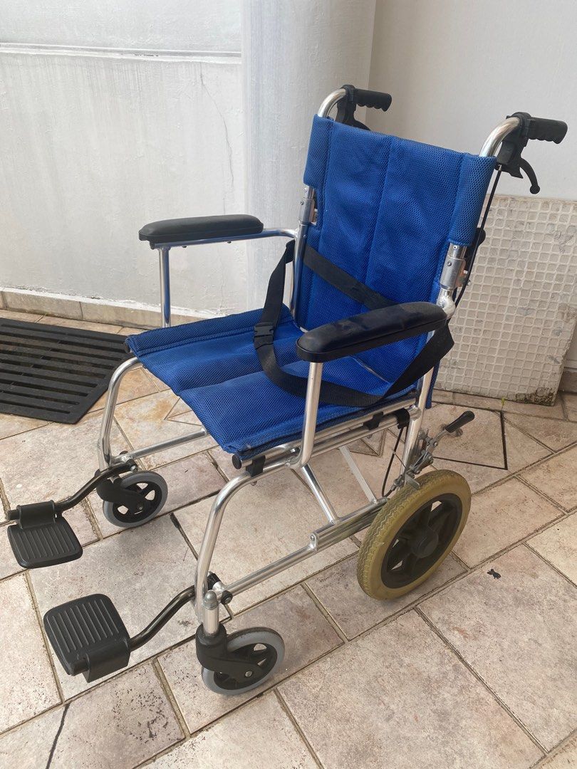 Falcon Mobility Lightweight Compact Foldable Wheelchair, Health ...