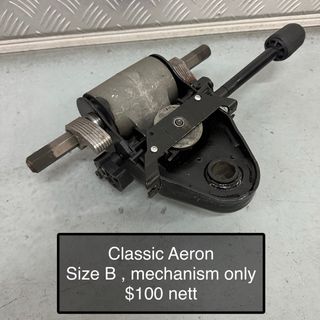 🪑 Herman Miller Aeron Chair - 9.9/10 Condition, Furniture & Home Living ...