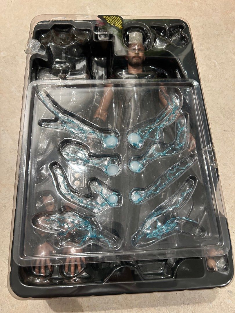 Hot Toys Thor 1/6 Scale Collectible Figure, Hobbies & Toys, Toys ...