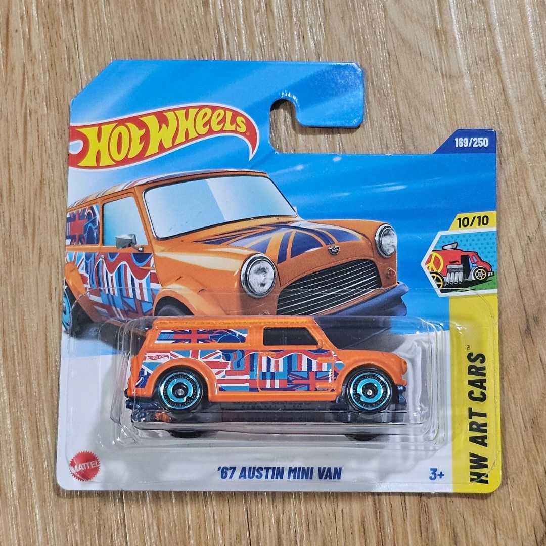 Hot Wheels '67 Austin Mini Van [Short Card], Hobbies & Toys, Toys ...