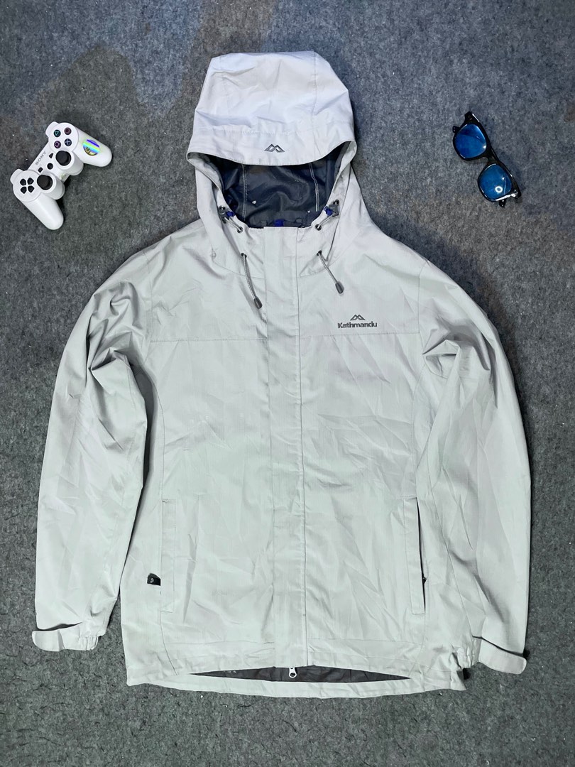 📌BOOKED📌KATHMANDU ngx 2.5L Outdoor Jacket Grey, Fesyen Pria, Pakaian ...