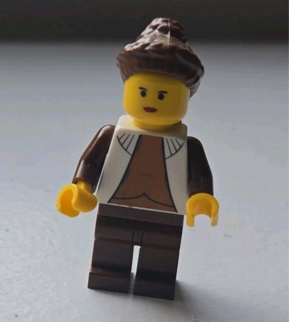 Lego Star Wars Princess Leia, Hobbies & Toys, Toys & Games on Carousell