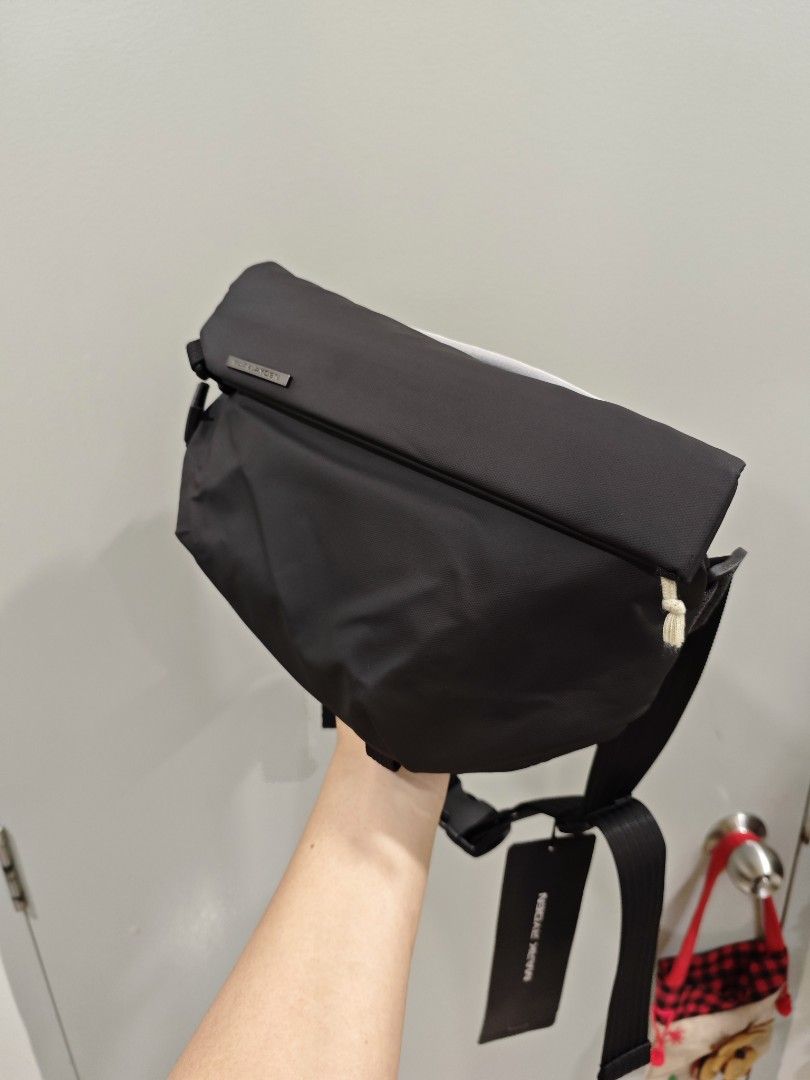 Mark Ryden MR3601 Sling Bag - Elegant Black, Men's Fashion, Bags, Sling ...