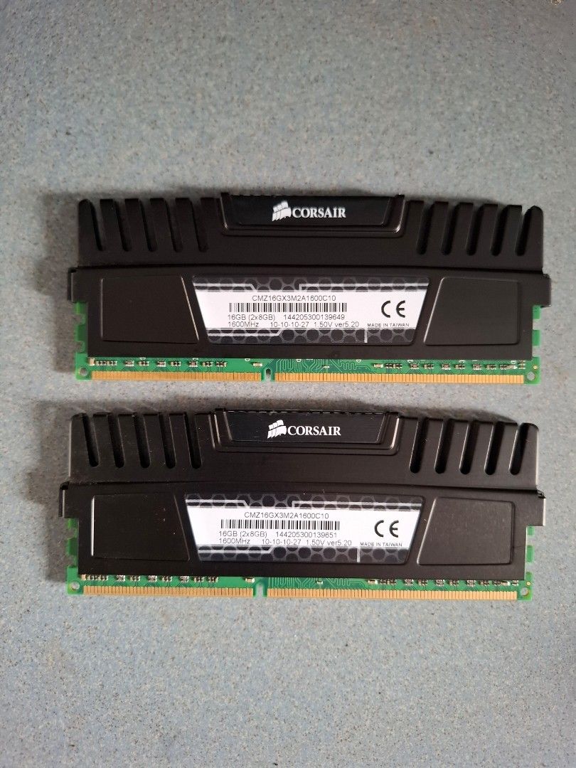 NZXT H440 Green Mid Tower PC Gaming Case ( with free unknown condition ...