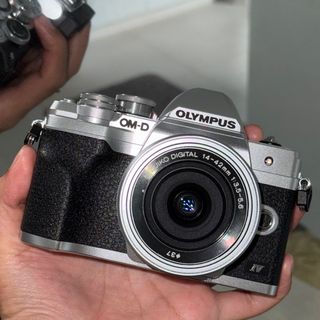 Olympus Original HLD-8G (EM5 M2), Photography, Photography Accessories ...