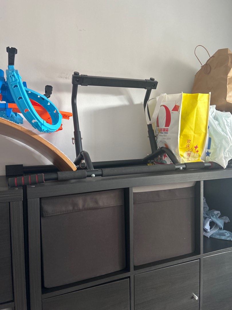 OneTwoFit Pull Up Bar - Doorway Home Gym, Sports Equipment, Exercise ...