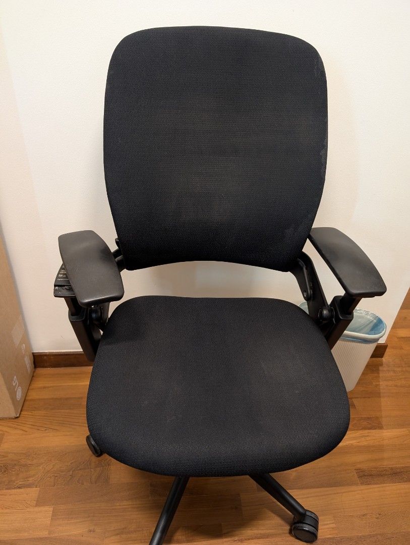 Steelcase Leap Black Ergonomic Office Chair, Furniture & Home Living ...
