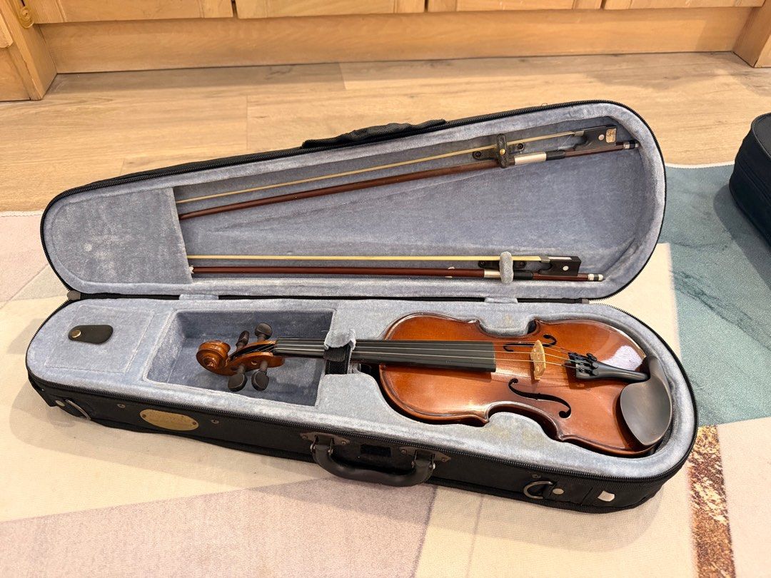 Symwin Violin with Bow and Case, Hobbies & Toys, Musical Instruments on ...