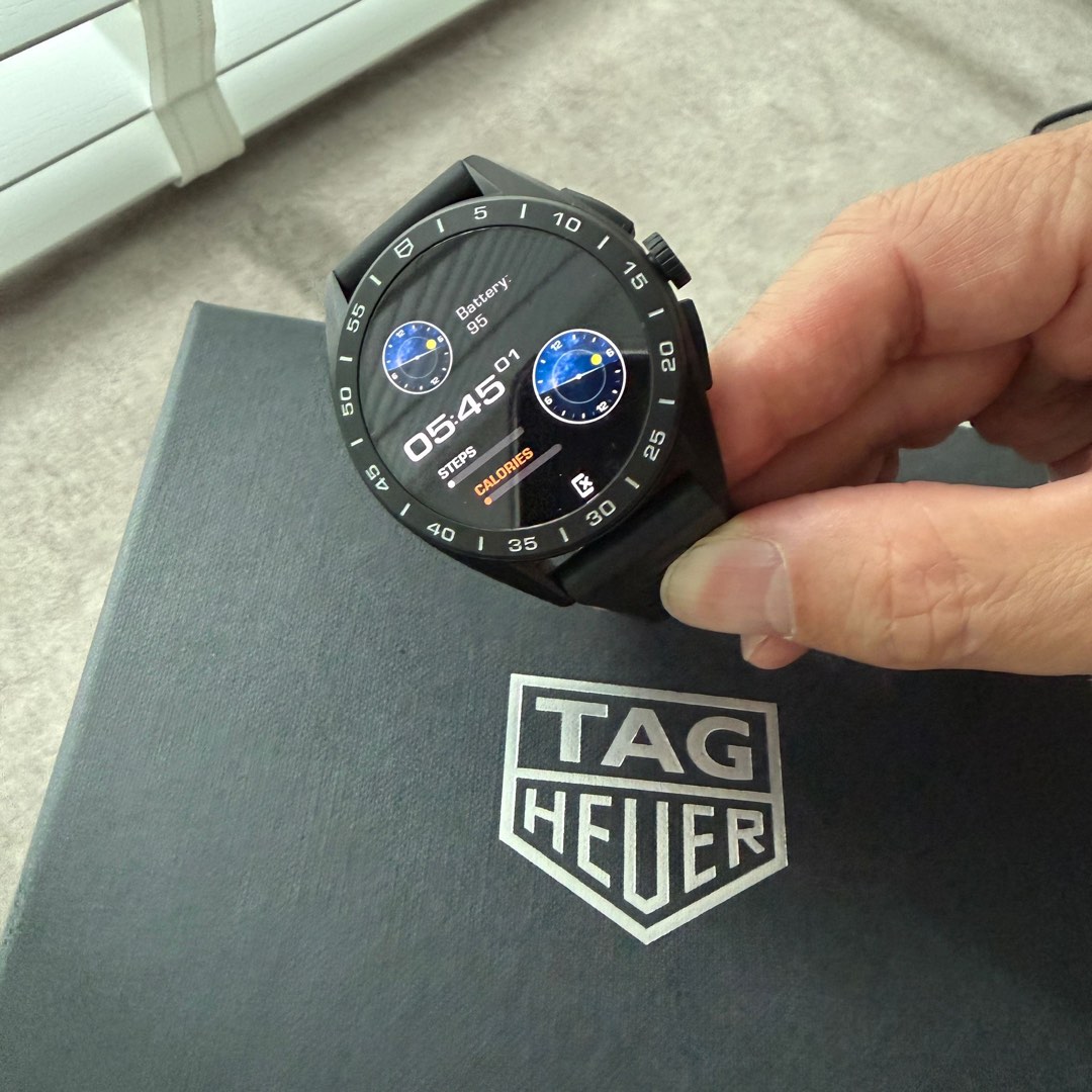 Tag Heuer Connected Smartwatch E4 45mm Ceramic black, Mobile Phones ...