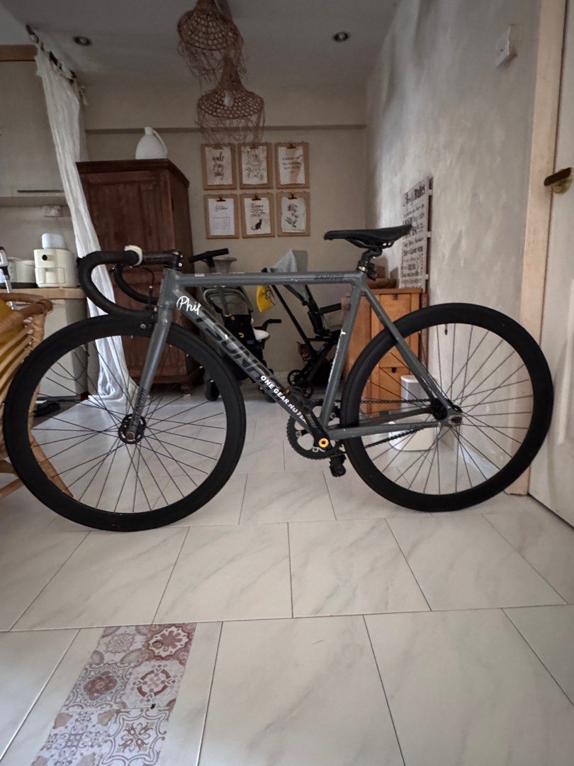 Tsunami SNM100 Fixed Gear Bike, Sports Equipment, Bicycles & Parts ...