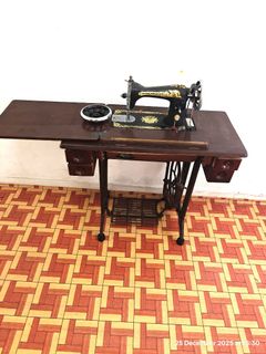 Singer Traditional Sewing Machine + Portable Box + Motorized, TV & Home ...