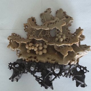 Vintage Jade Grape Sculpture, Hobbies & Toys, Memorabilia ...