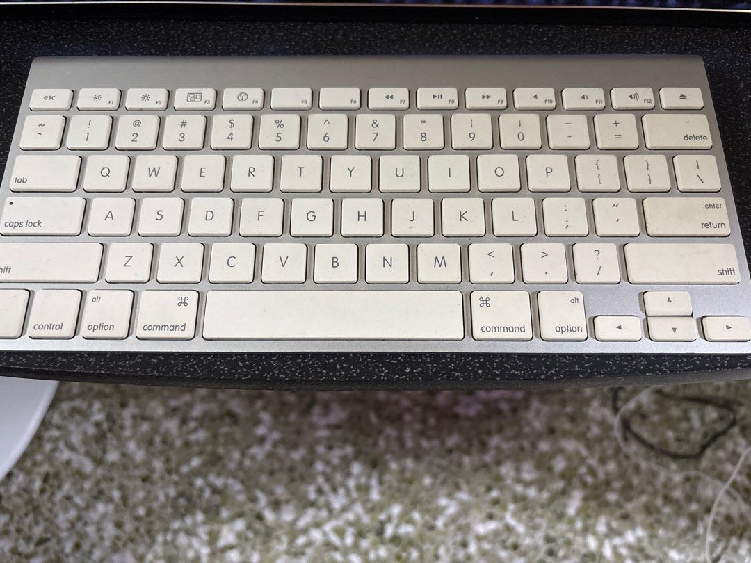 Apple Magic Keyboard ( AA battery), Computers & Tech, Parts ...