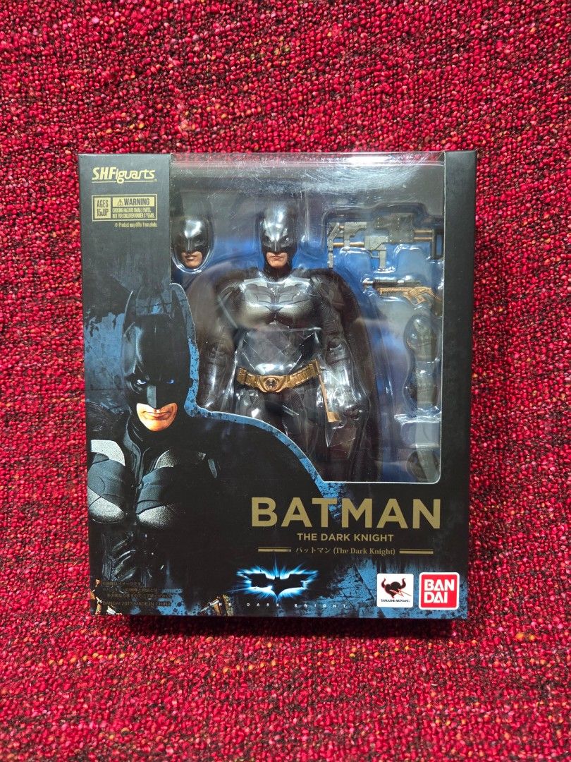 Bandai S.H. Figuarts Batman The Dark Knight DC SHF Figure, Hobbies ...