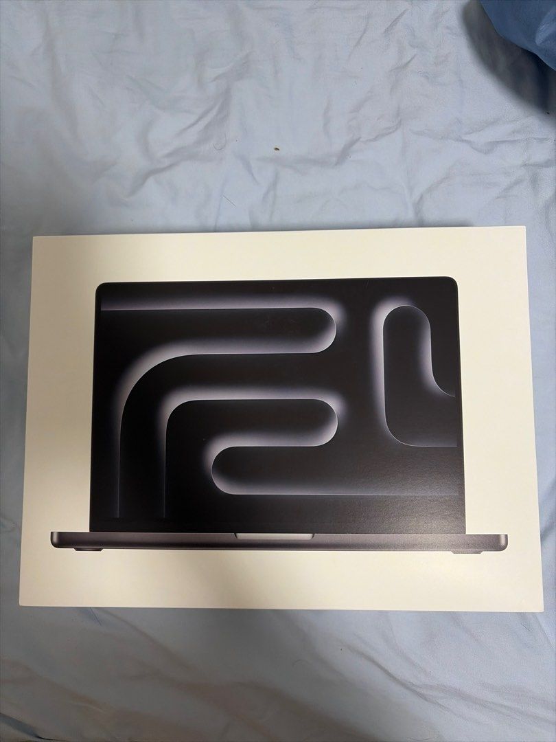 Brand-new Apple MacBook Pro 14-inch (M5 Pro chip latest chip and ...