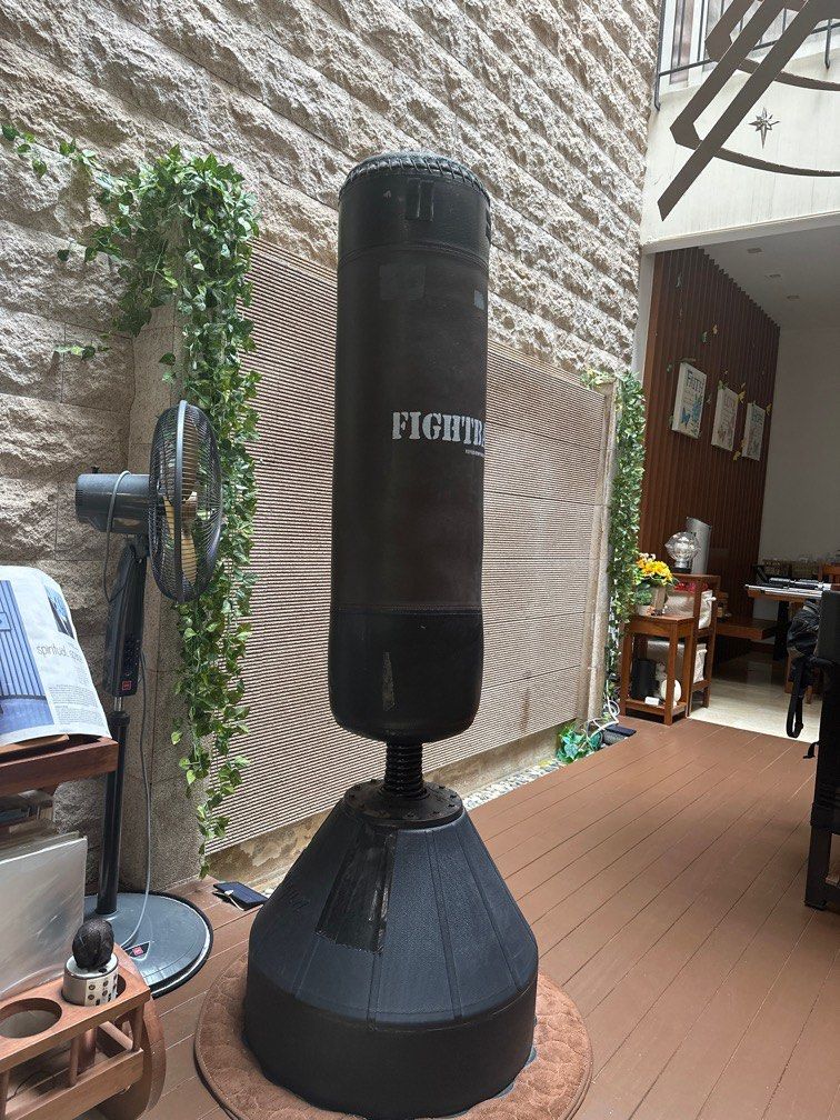 Free Standing Punching bag self collection s, Sports Equipment ...