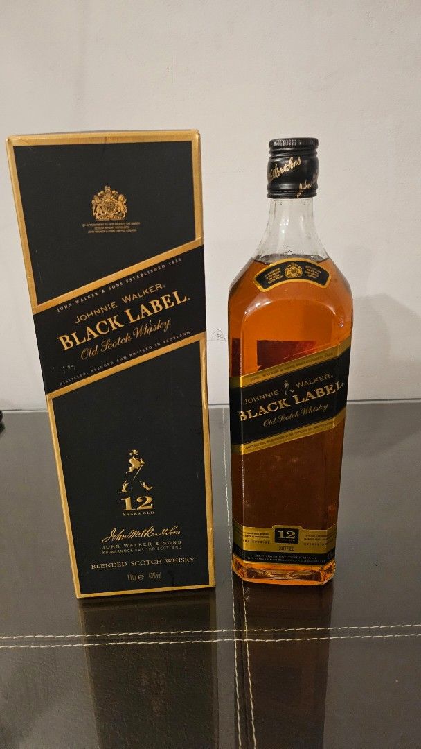 Johnnie Walker Black Label 12 Year Old Scotch Whisky, Food & Drinks ...