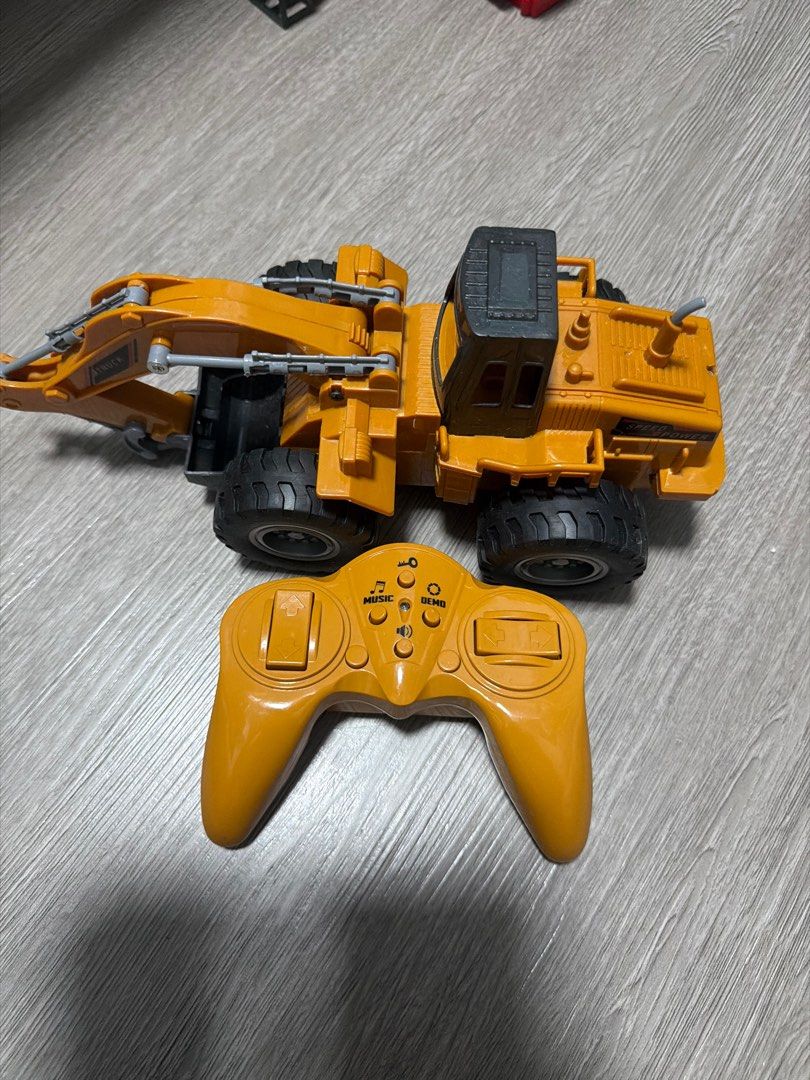 Remote Control Construction Truck, Hobbies & Toys, Toys & Games on ...