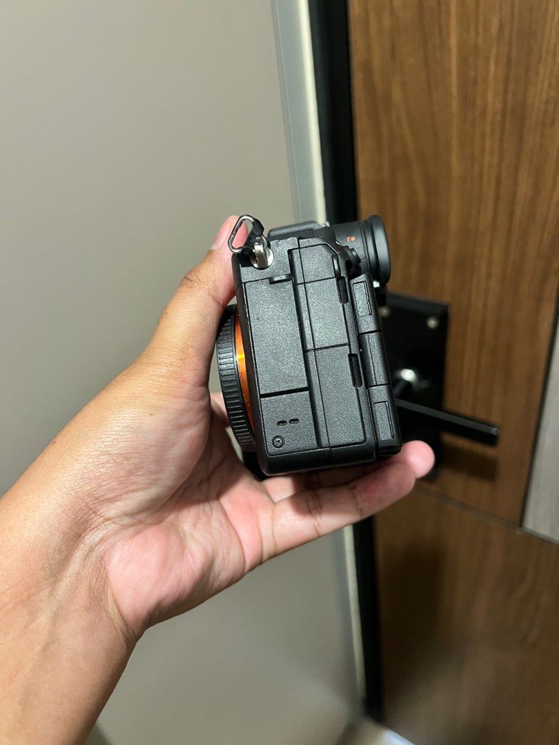 Sony Alpha a7R Mark V Mirrorless Camera, Photography, Cameras on Carousell