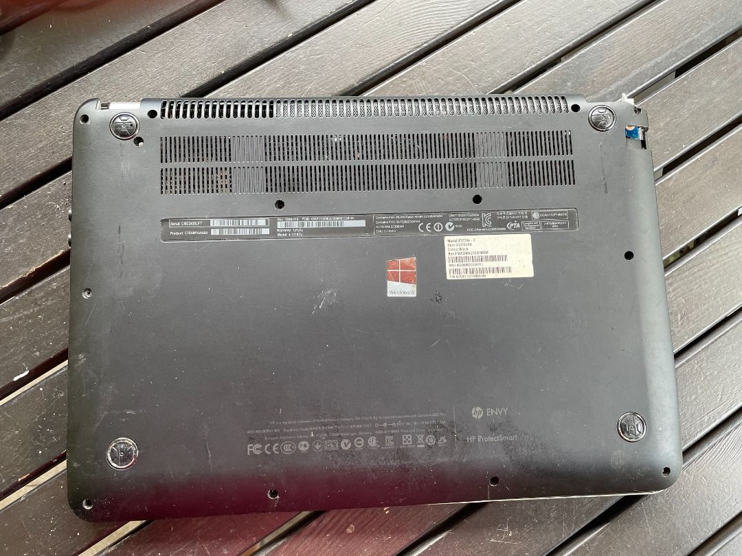 Spolit HP laptop model 4-1119TU. Hard disk has been removed for ...