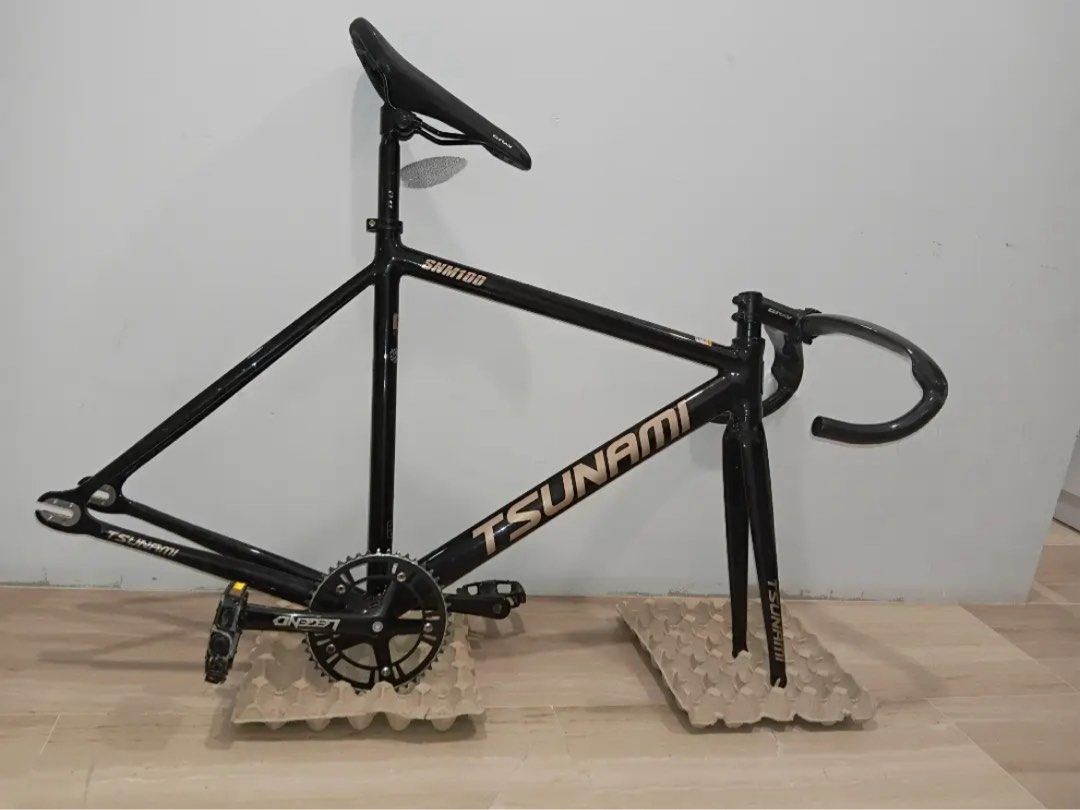 Tsunami SNM100 Fixed Gear frame, Sports Equipment, Bicycles & Parts ...