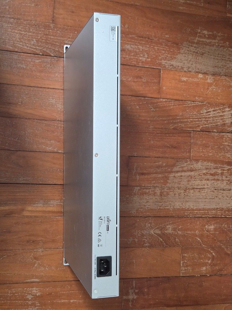 Ubiquiti UniFi USW-48 Network Switch, Computers & Tech, Parts ...