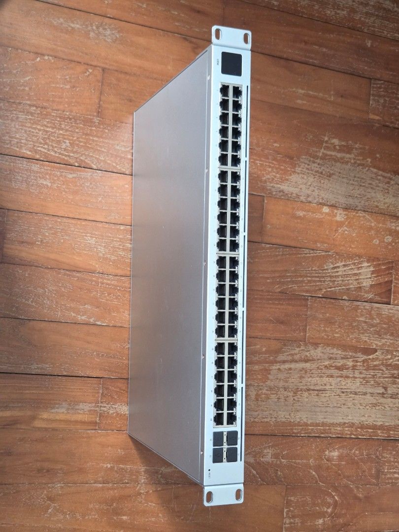 Ubiquiti UniFi USW-48 Network Switch, Computers & Tech, Parts ...