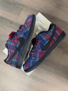 Nike SB x Nardwuar Dunk Low Pro QS, Men's Fashion, Footwear, Sneakers ...