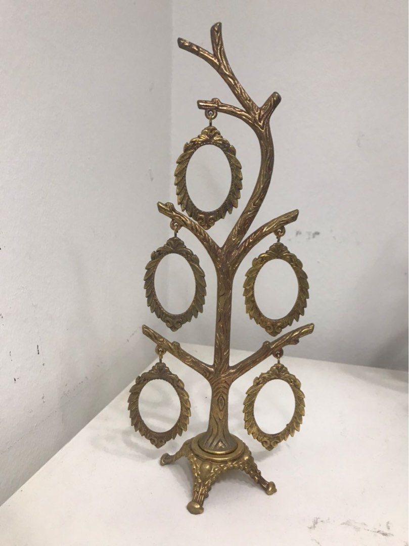 Vintage Family Gold Metal Picture Hanging Tree with Oval Picture Frames ...