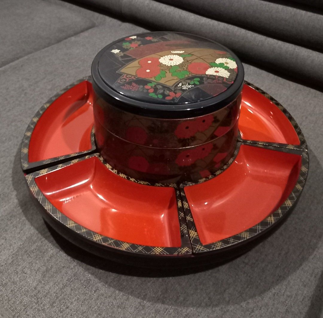 Vintage Rotating 5 Serving Trays + 3 Round Trays in the middle with a ...