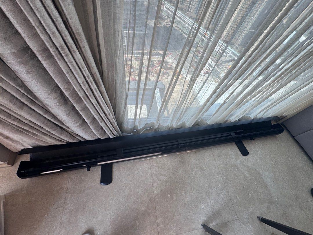 100-inch Floor-Rising Projector Screen, 家庭電器, 電視 & 其他娛樂, 投影機 - Carousell