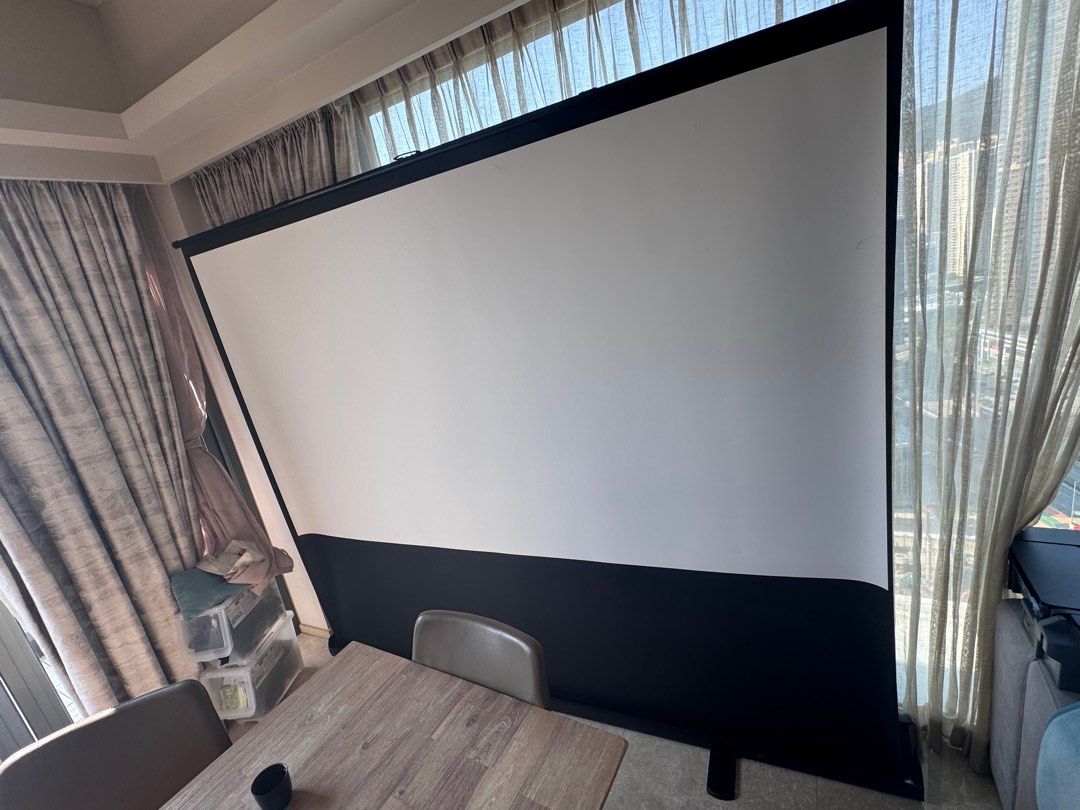 100-inch Floor-Rising Projector Screen, 家庭電器, 電視 & 其他娛樂, 投影機 - Carousell