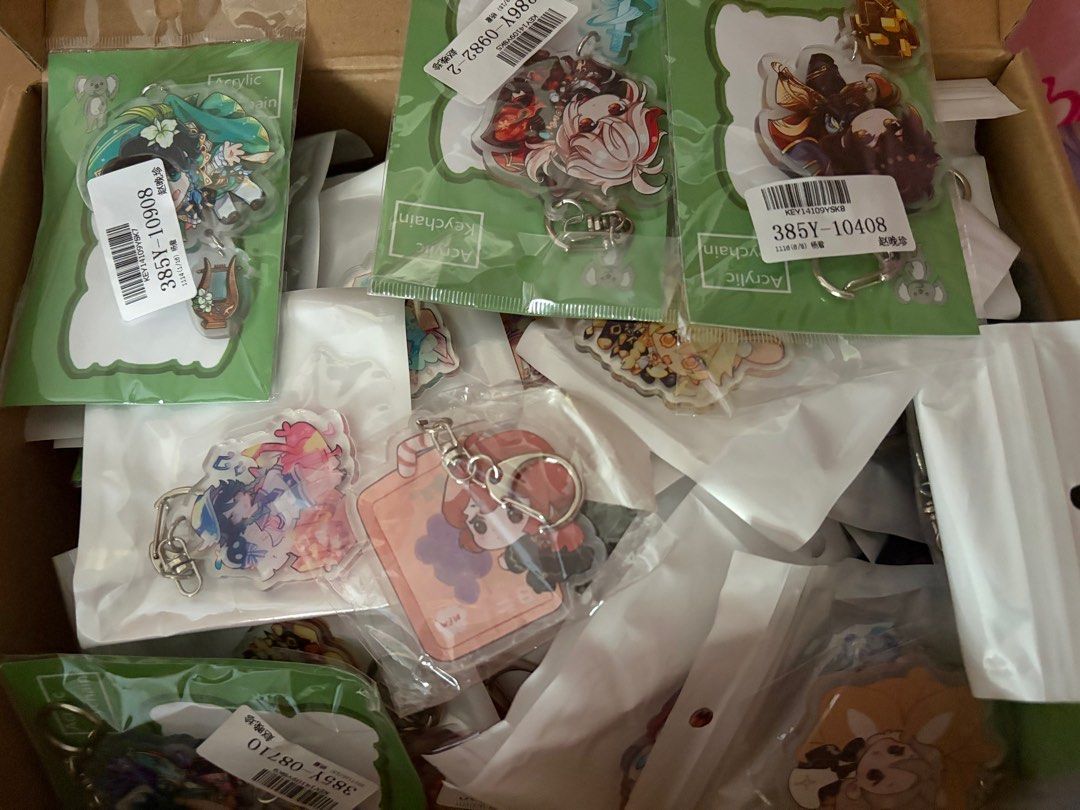 10 RANDOM GENSHIN KEYCHAINS, Hobbies & Toys, Memorabilia & Collectibles ...